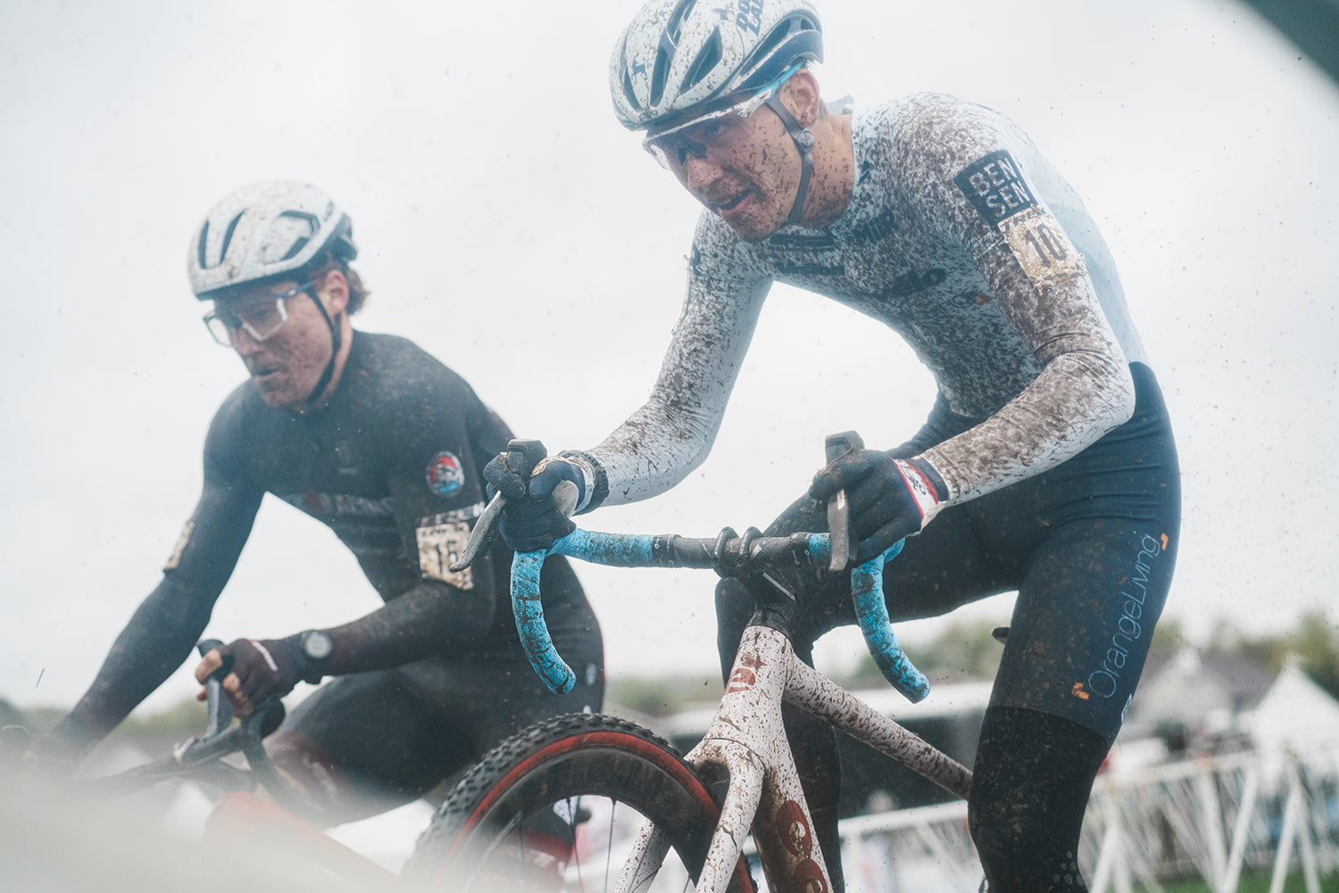 Stay Warm, Stay Dry, Keep Rolling: Fall Cycling Tips – all3sports